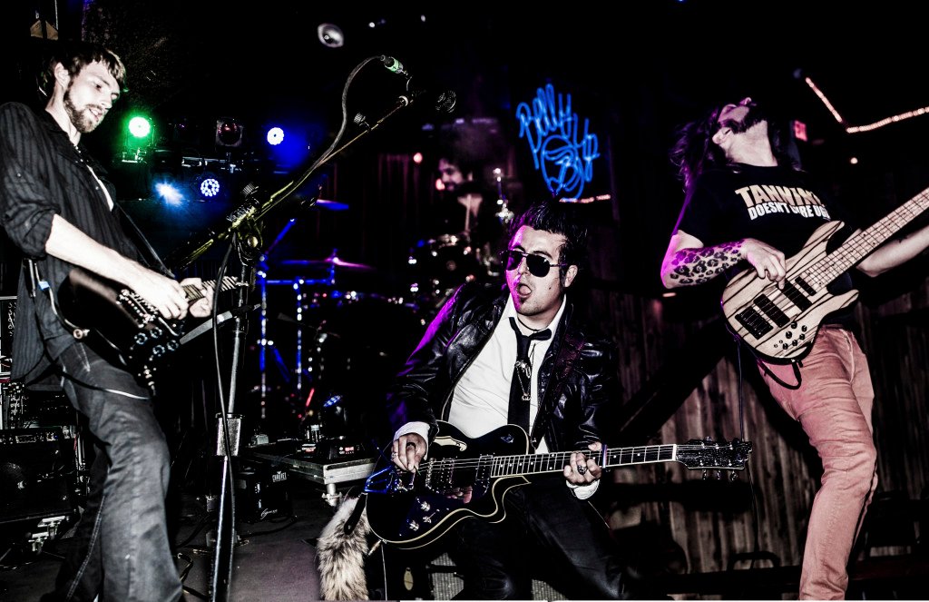 Falling Doves ⋆ RMN Music